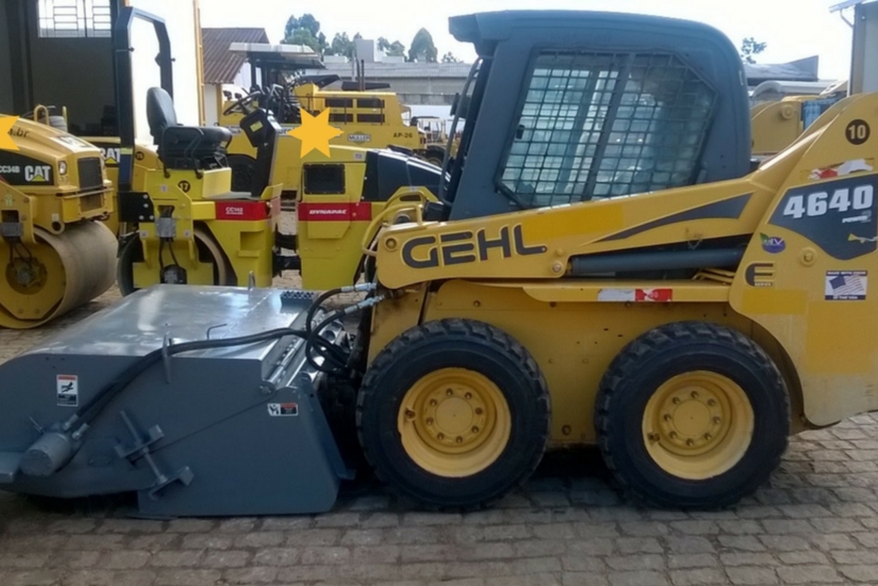 Mini Carregadeira Gehl 4640 12 - Bruto Equipamentos | Trucadao.com.br