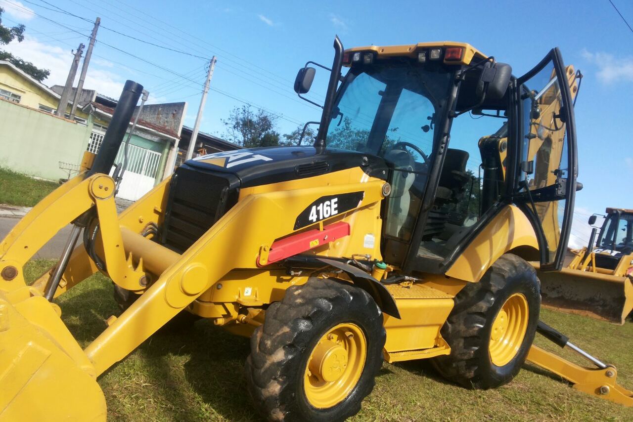 Retroescavadeira Caterpillar 416E 12/12 - Birmaq Equipamentos Ltda. | Trucadao.com.br