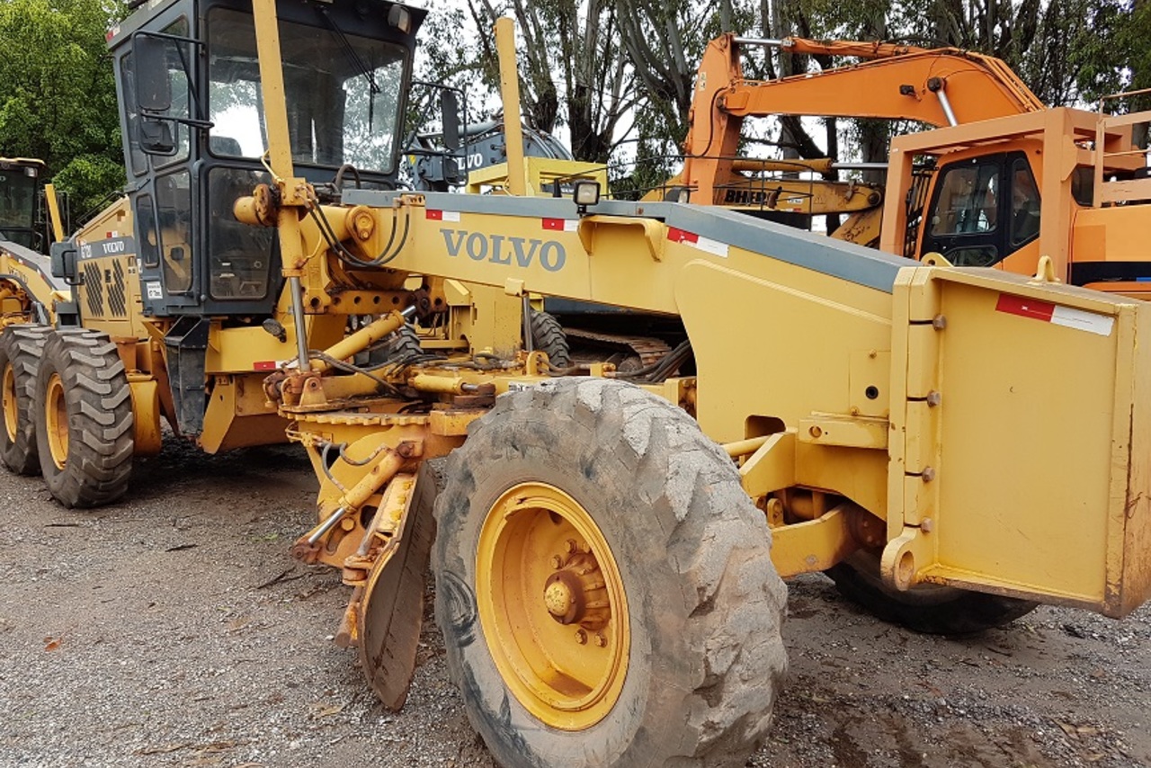 Motoniveladora Volvo G720 05/05 - BHLOC | Trucadao.com.br