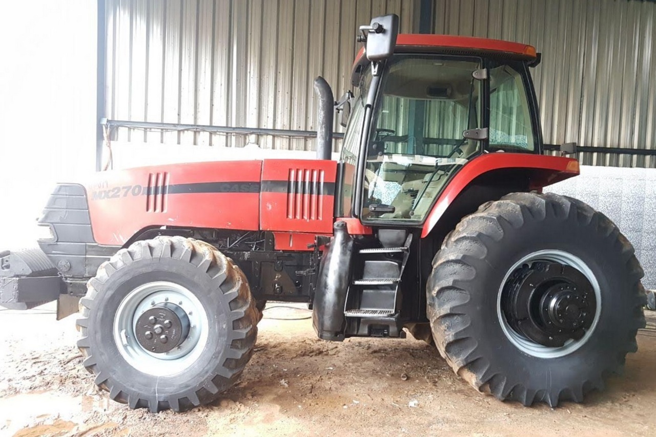 Trator Case Magnum 270 03/03 - BHLOC | Trucadao.com.br