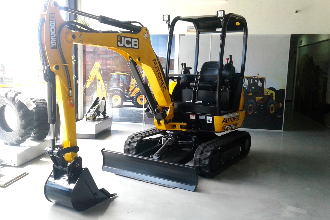 Mini Escavadeira JCB 8026 00/00 - JCB Automec | Trucadao.com.br