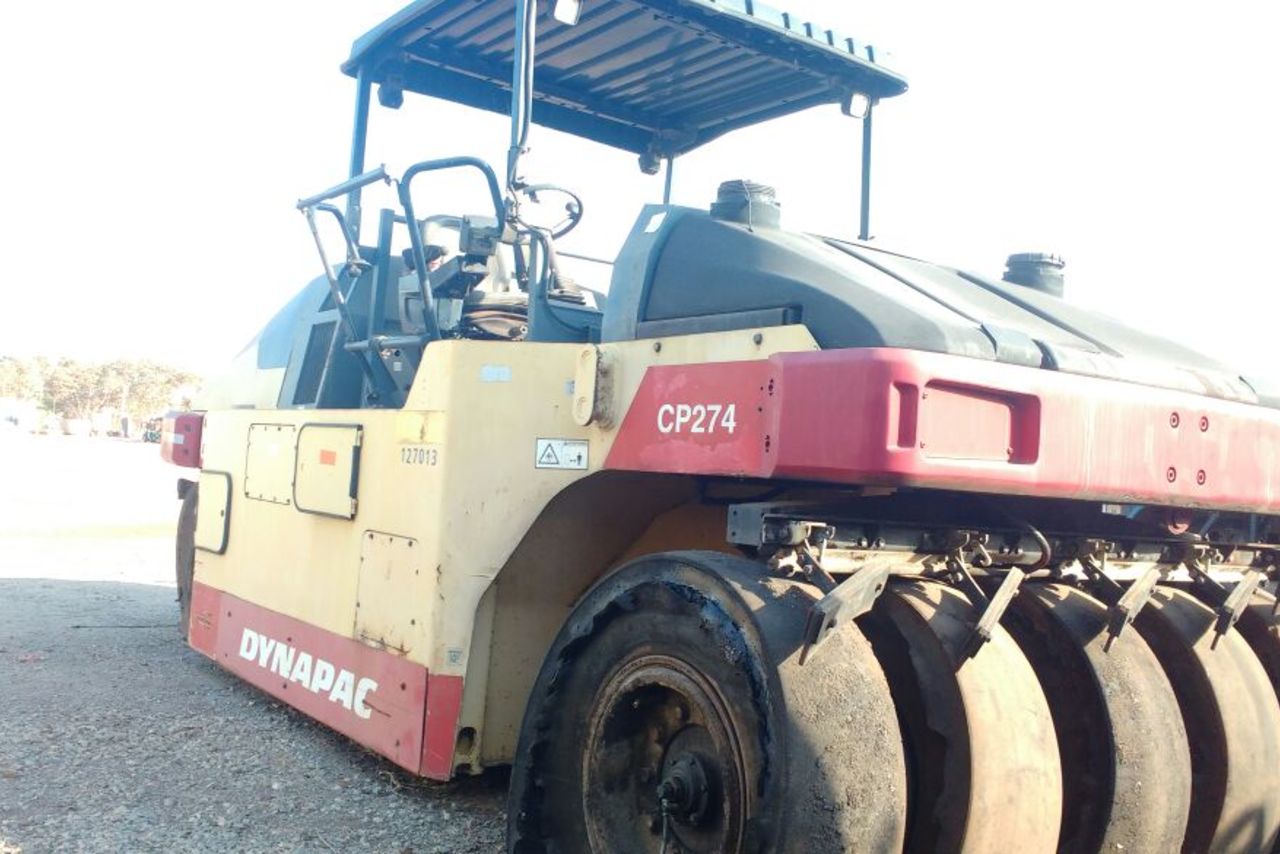 Rolo compactador Dynapac CP274 10/10 - 5X Máquinas | Trucadao.com.br