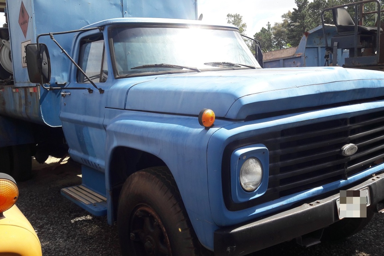 Caminhão Ford F13000 82/82 - BHLOC | Trucadao.com.br