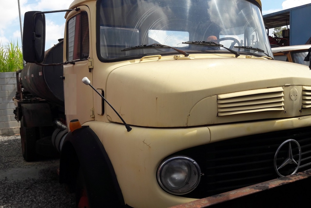 Caminhão Mercedes Benz MB1113 81/81 - BHLOC | Trucadao.com.br
