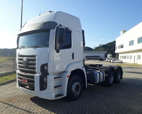 Volkswagen 25 390 12/12 Truck 6x2 - Cavalo Mecânico à venda - Trucadão