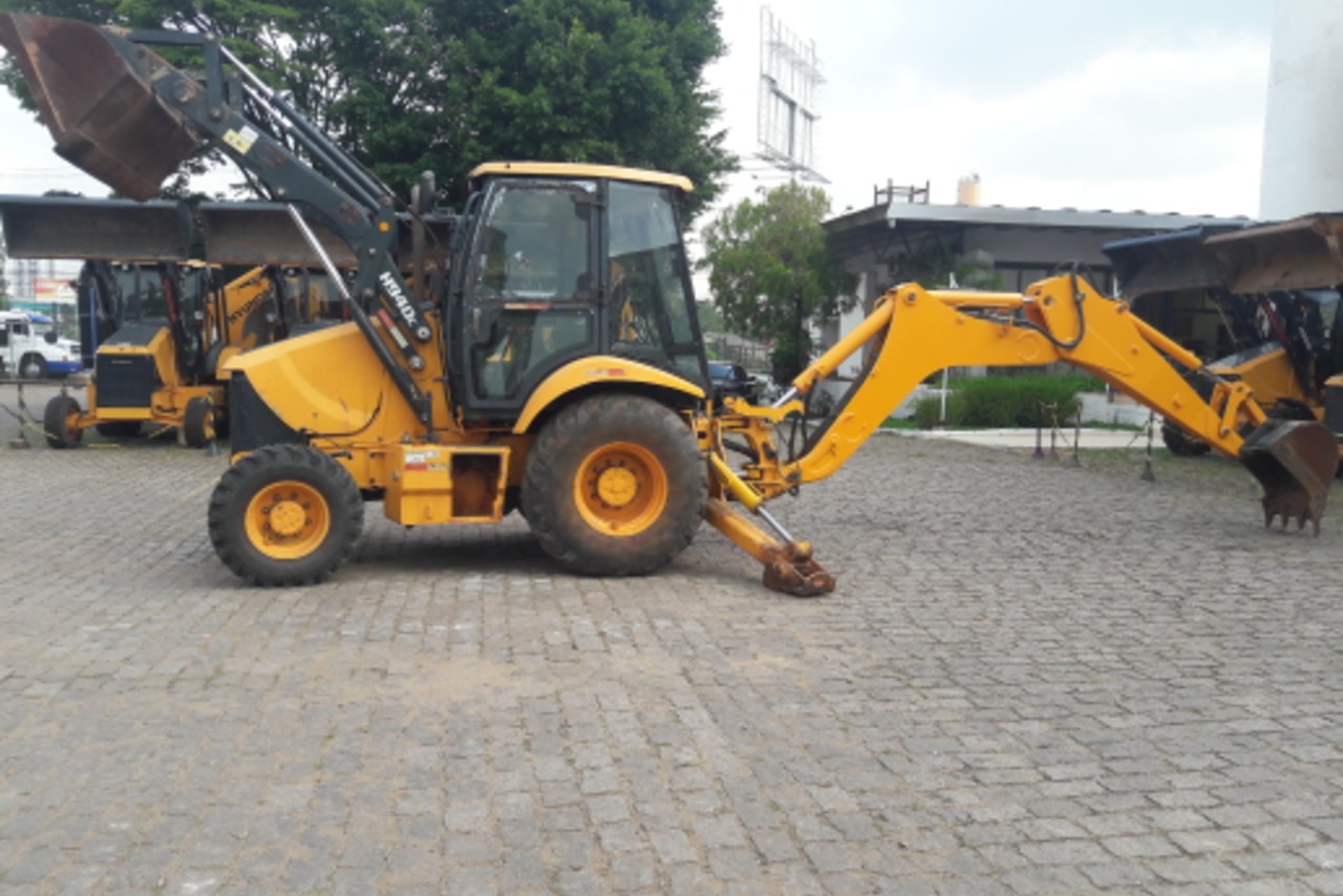 Retroescavadeira Hyundai H940C 15/16 - Ktop equipamentos | Trucadao.com.br