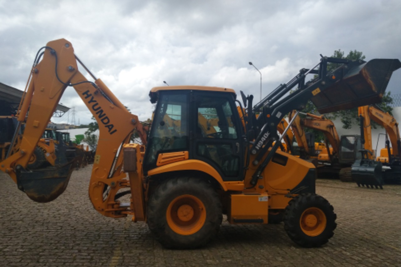 Retroescavadeira Hyundai H940C 13/14 - Ktop equipamentos | Trucadao.com.br