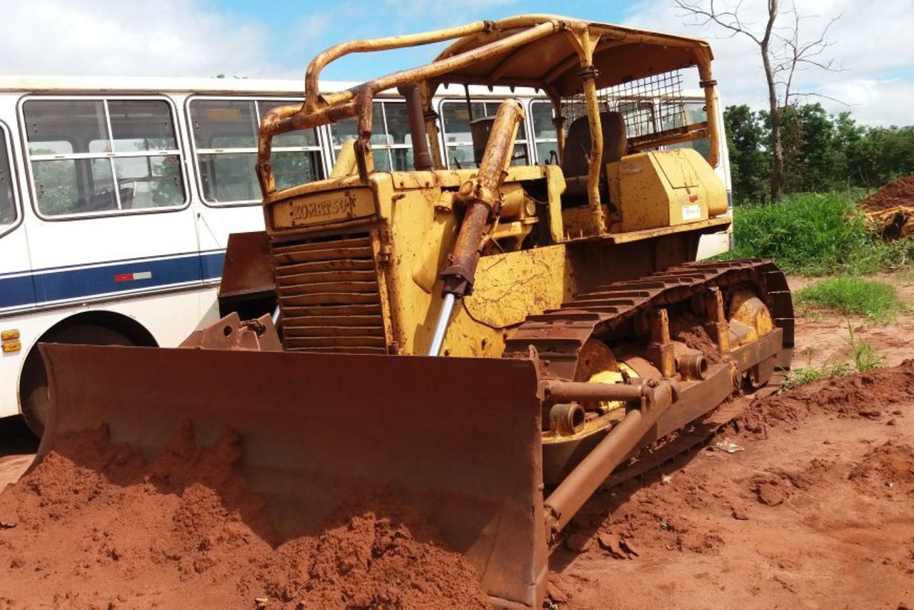 Trator de Esteiras Komatsu D60 83/83 - Alípio Máquinas | Trucadao.com.br