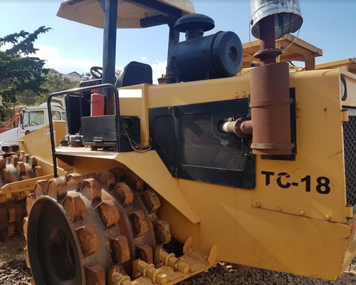 Rolo compactador Muller TC 18 00/00 - BHLOC | Trucadao.com.br