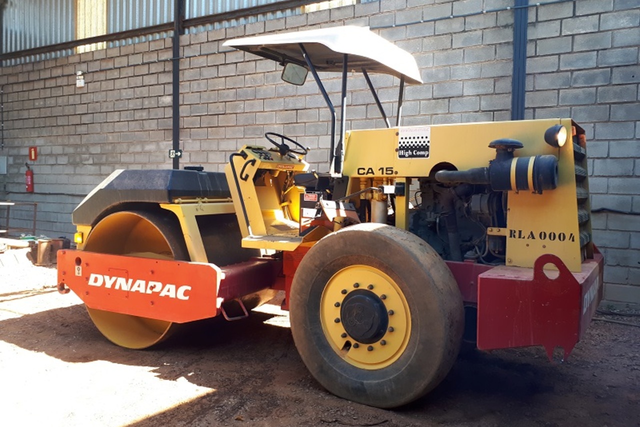 Rolo compactador Dynapac Rolo CA15 00/00 - Ldl - Gestao de Negocios e ...