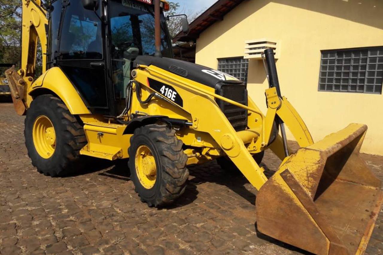 Retroescavadeira Caterpillar 416E 13/13 - Máquinas Karnal | Trucadao.com.br