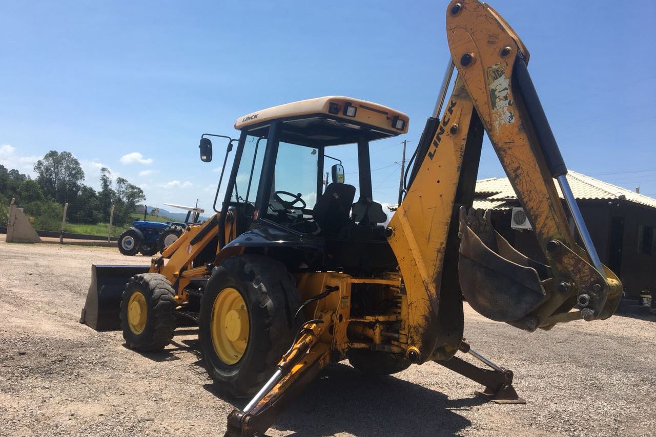 Retroescavadeira JCB JCB 4C 4/4 - Edmaq Comércio de Máquinas e ...