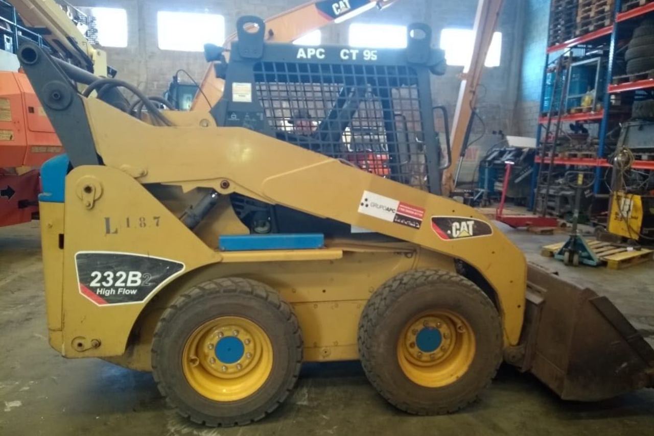 Mini Carregadeira Caterpillar 232 09/09 - Forcemak Equipamentos ...