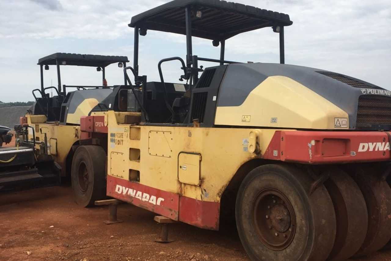 Rolo compactador Dynapac CP274 13/13 - BHLOC | Trucadao.com.br