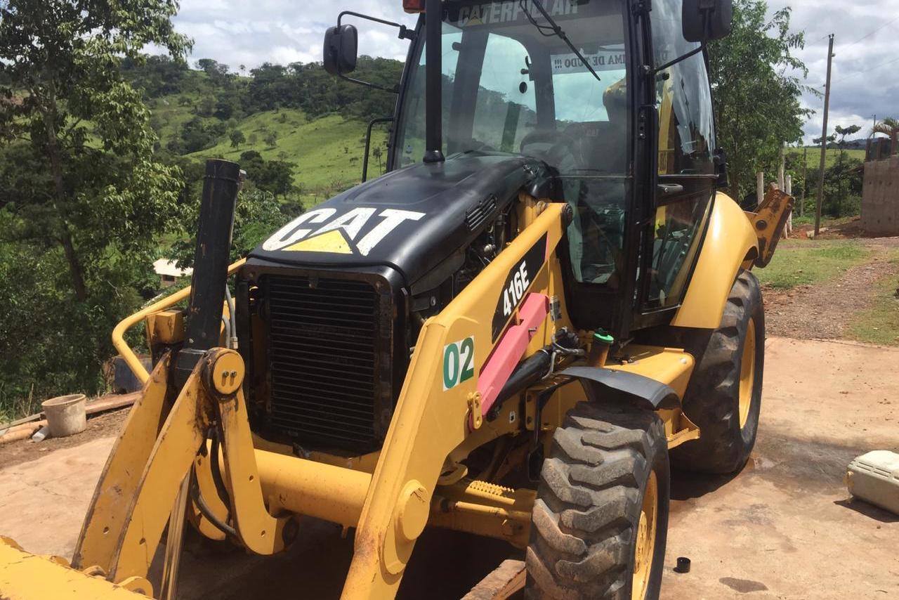 Retroescavadeira Caterpillar 416E 13/13 - DMU Máquinas | Trucadao.com.br