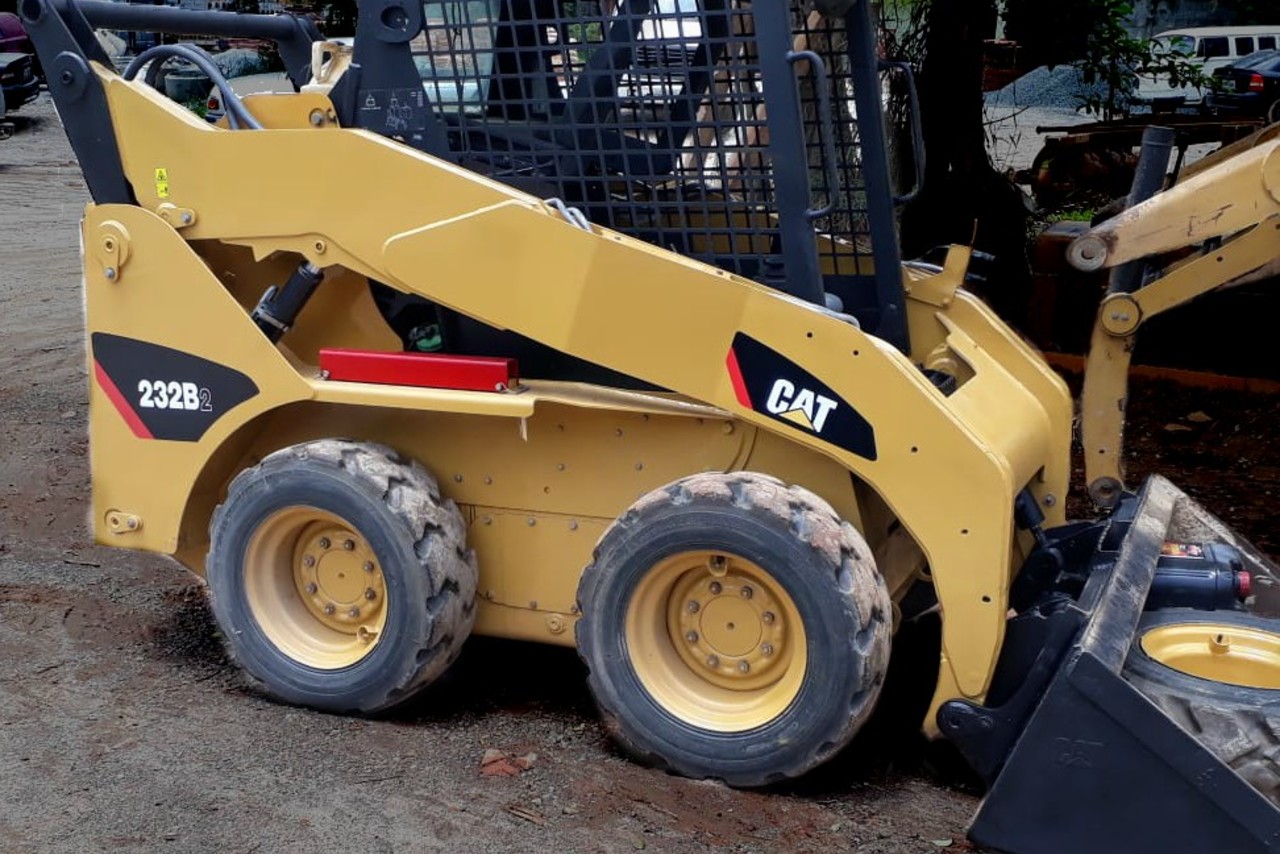 Mini Carregadeira Caterpillar 232 09/09 - Forcemak Equipamentos ...
