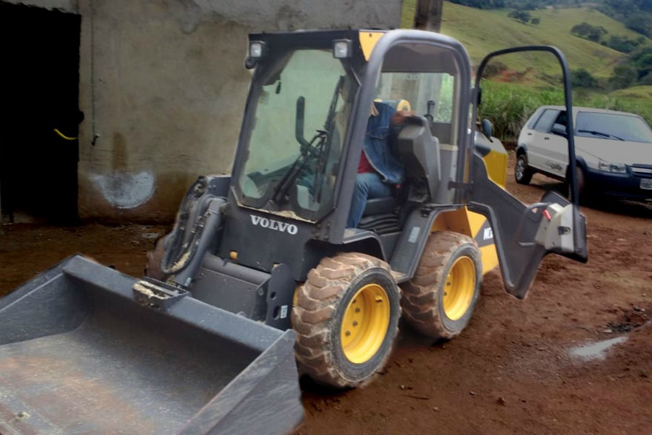 Mini Carregadeira Volvo MC60 17/17 - Forcemak Equipamentos | Trucadao ...