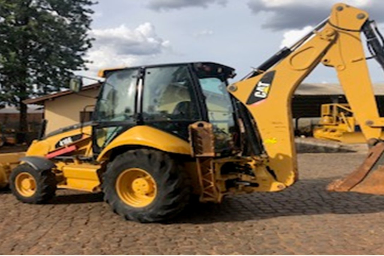 Retroescavadeira Caterpillar 416E 12 - Cidomaq | Trucadao.com.br
