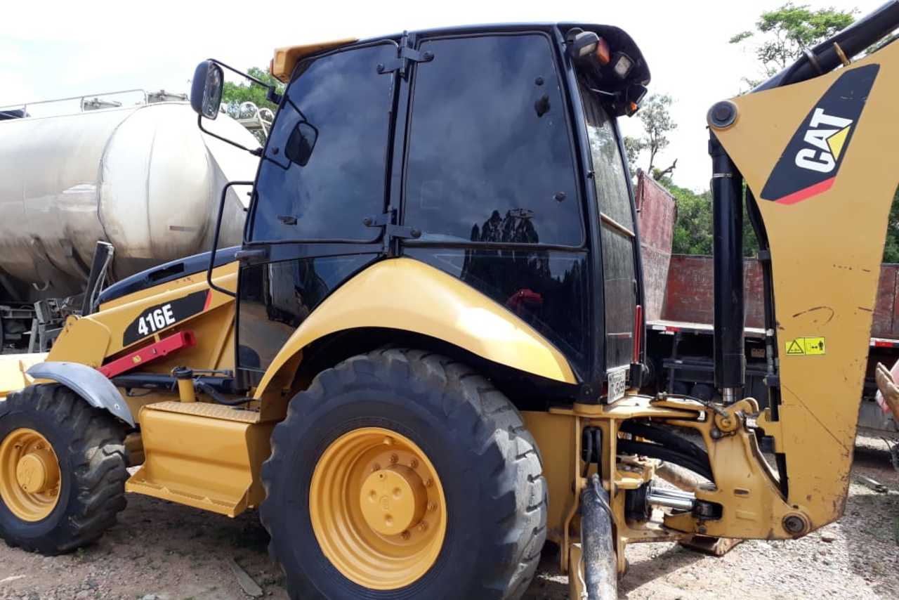 Retroescavadeira Caterpillar 416E 12/12 - Fabiano - Vendas de Máquinas Pesadas | Trucadao.com.br
