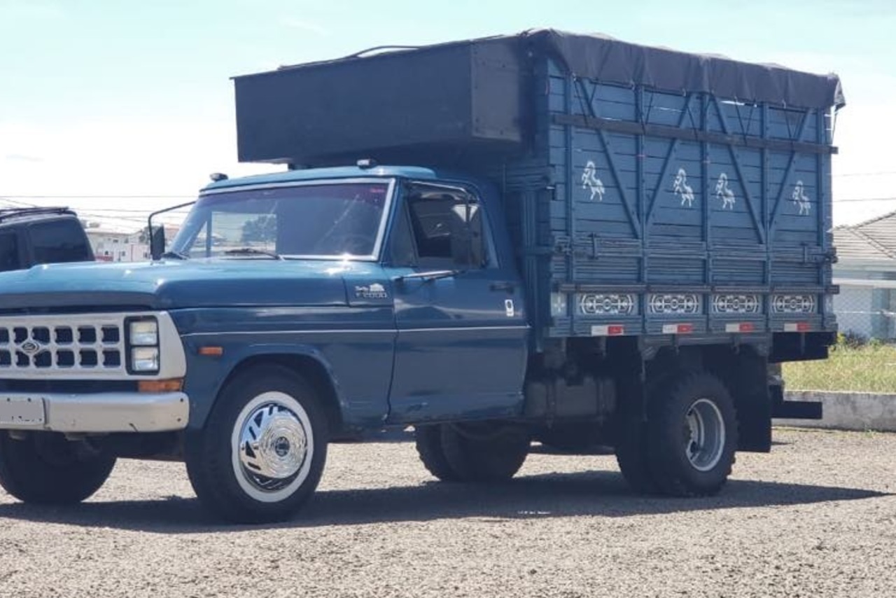 Caminhão Ford F2000 84/84 - Kaio Caminhões | Trucadao.com.br