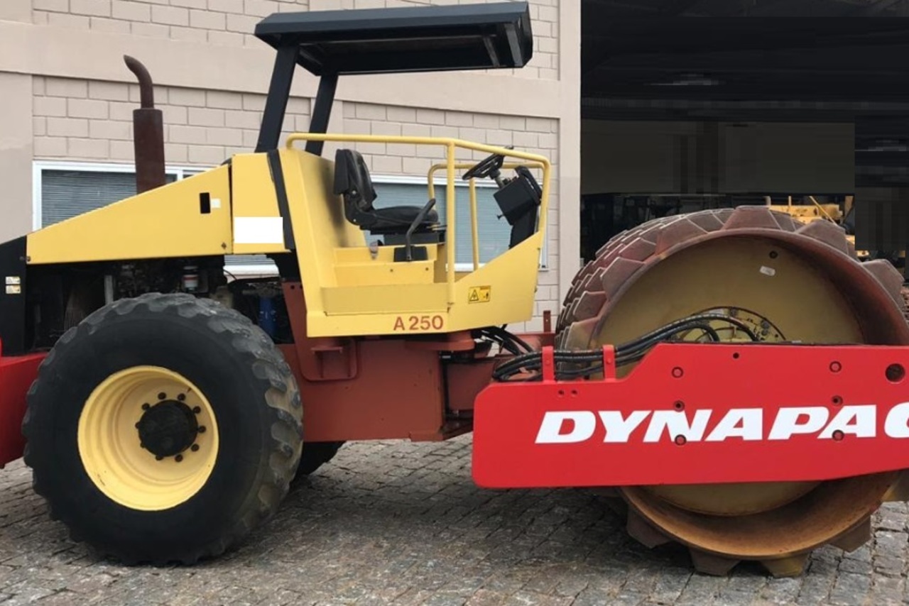 Rolo compactador Dynapac Rolo CA 250 02/02 - BHLOC | Trucadao.com.br