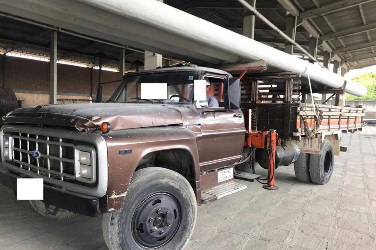 Caminhão Ford F11000 88/88 - Silvio Caminhões | Trucadao.com.br