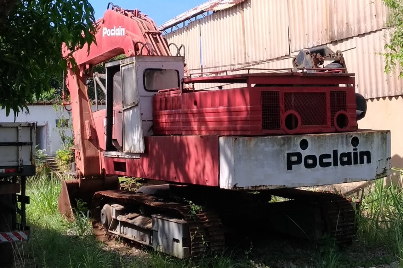 Escavadeira Poclain SC 150 82/82 - JEPS Serviços | Trucadao.com.br