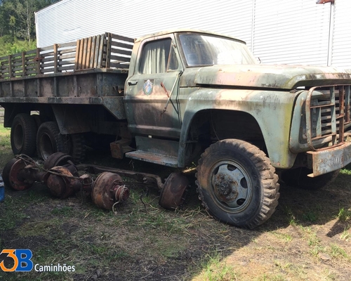 Caminhão Ford F600 75/75 - 3B Caminhões | Trucadao.com.br