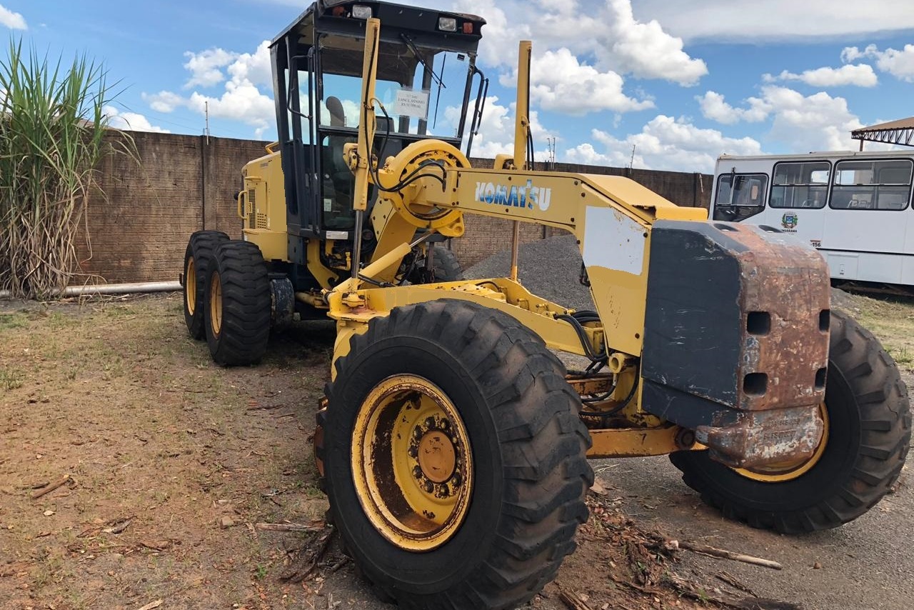Motoniveladora Komatsu GD555-3 07/07 - Isam Maquinas de Construçao Ltda ...