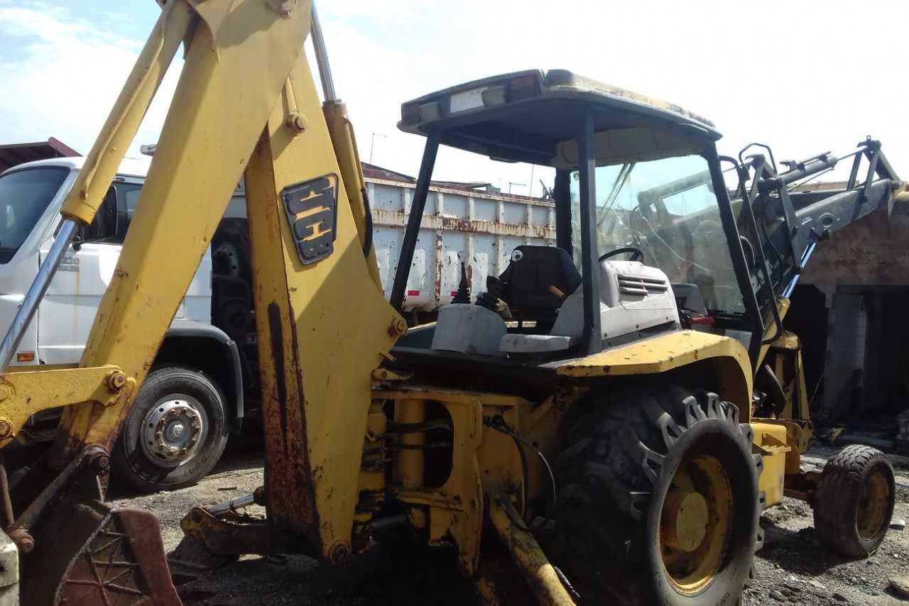 Retroescavadeira JCB JCB 214E.4 96/96 - Construtora Fortex | Trucadao ...