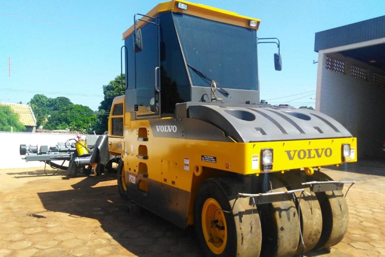 Rolo Compactador de Pneu Volvo PT220 14/14 - Tecnoeste Máquinas e ...