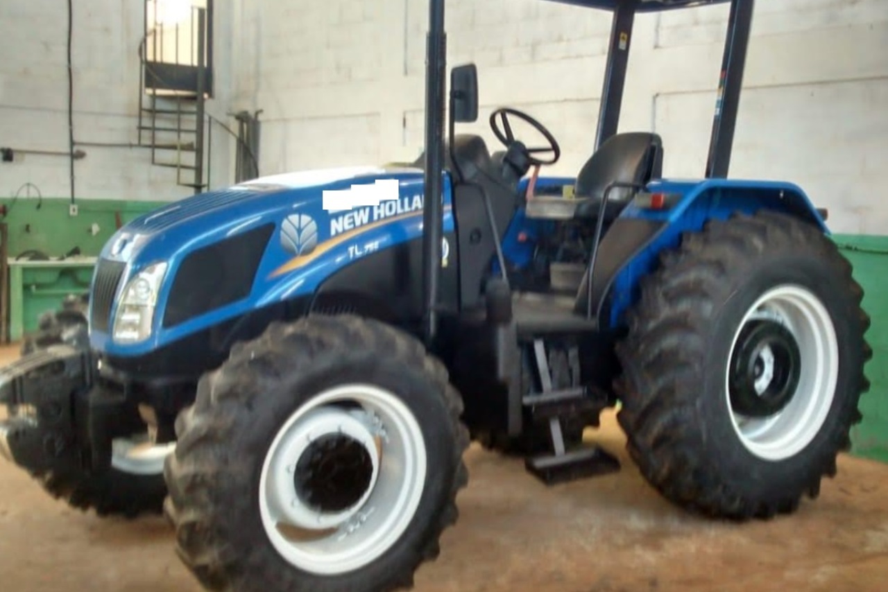 Trator New Holland TL75 15/15 - BHLOC | Trucadao.com.br
