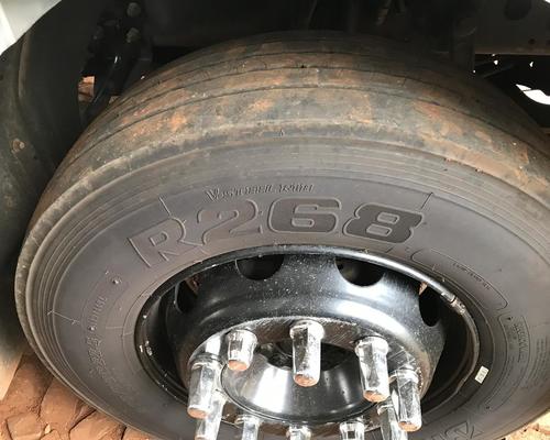 Volvo VM260 09/09 Baú - Caminhão à venda - Trucadão