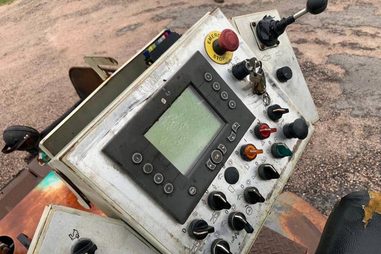 Vibroacabadora Ciber AF 4500 07/07 - Agil Equipamentos | Trucadao.com.br