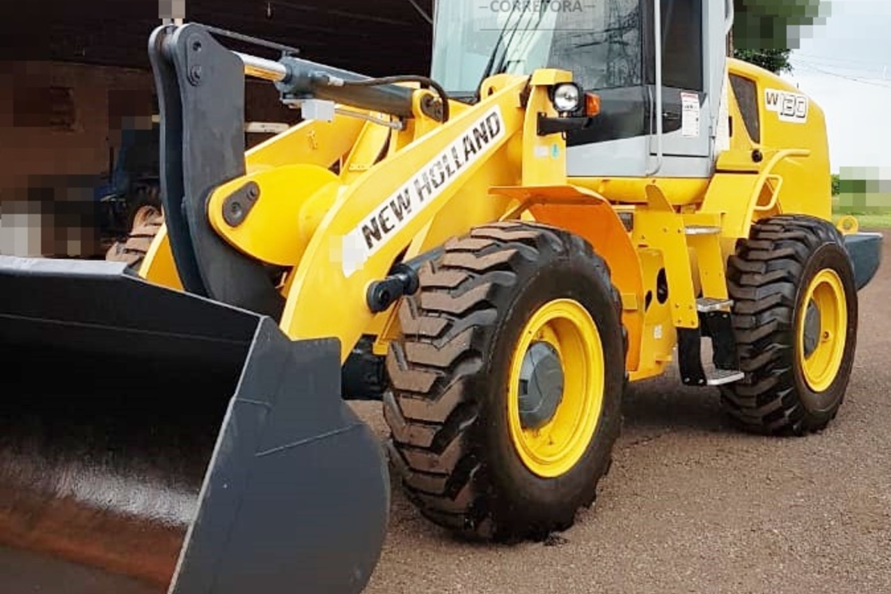 Pá carregadeira New Holland W130 10/10 - Melo Leão Veículos Comerciais ...