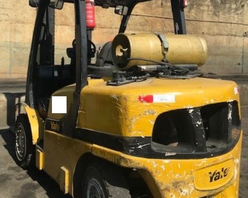 Empilhadeira Yale GP090VX 11/11 - BHLOC | Trucadao.com.br