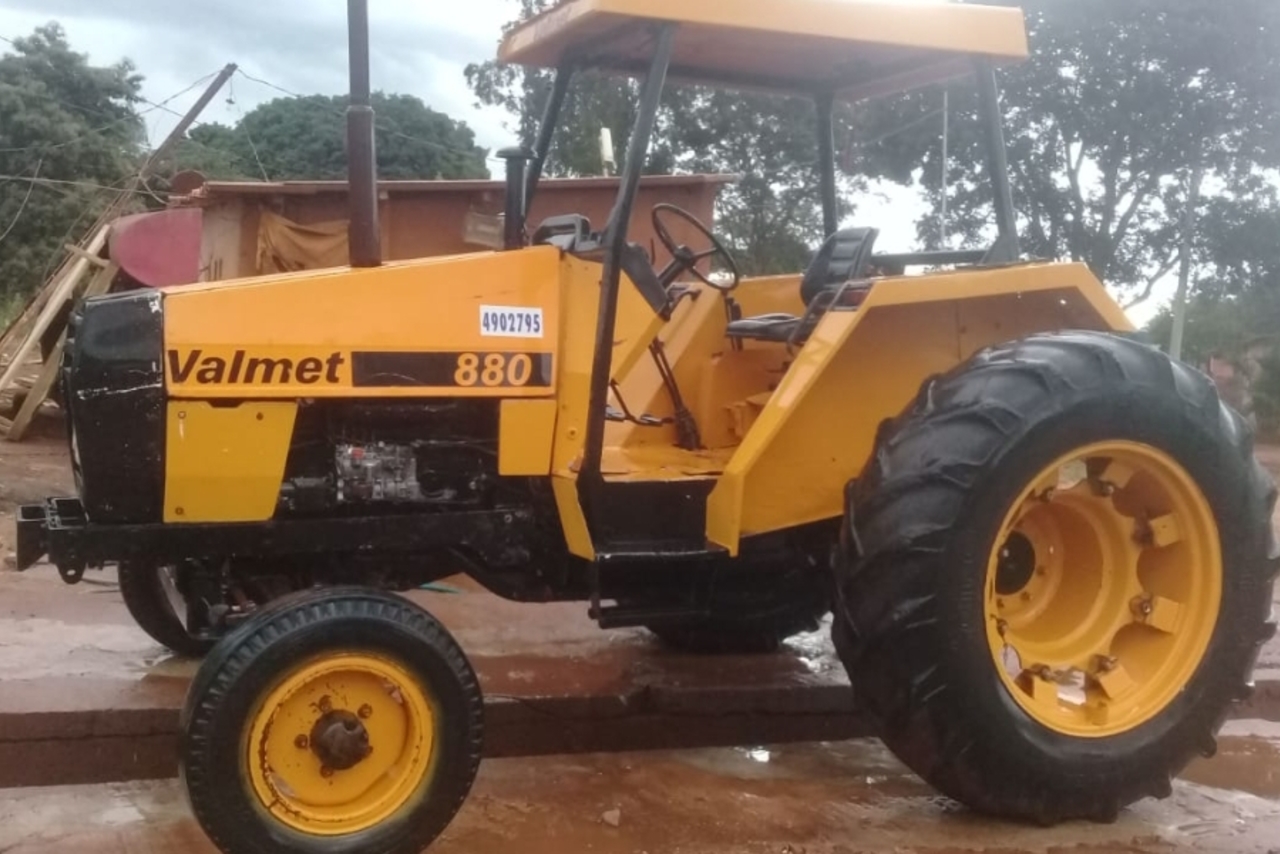 Trator Valmet 880 86/86 - JCBi Máquinas e Implementos Agrícolas ...