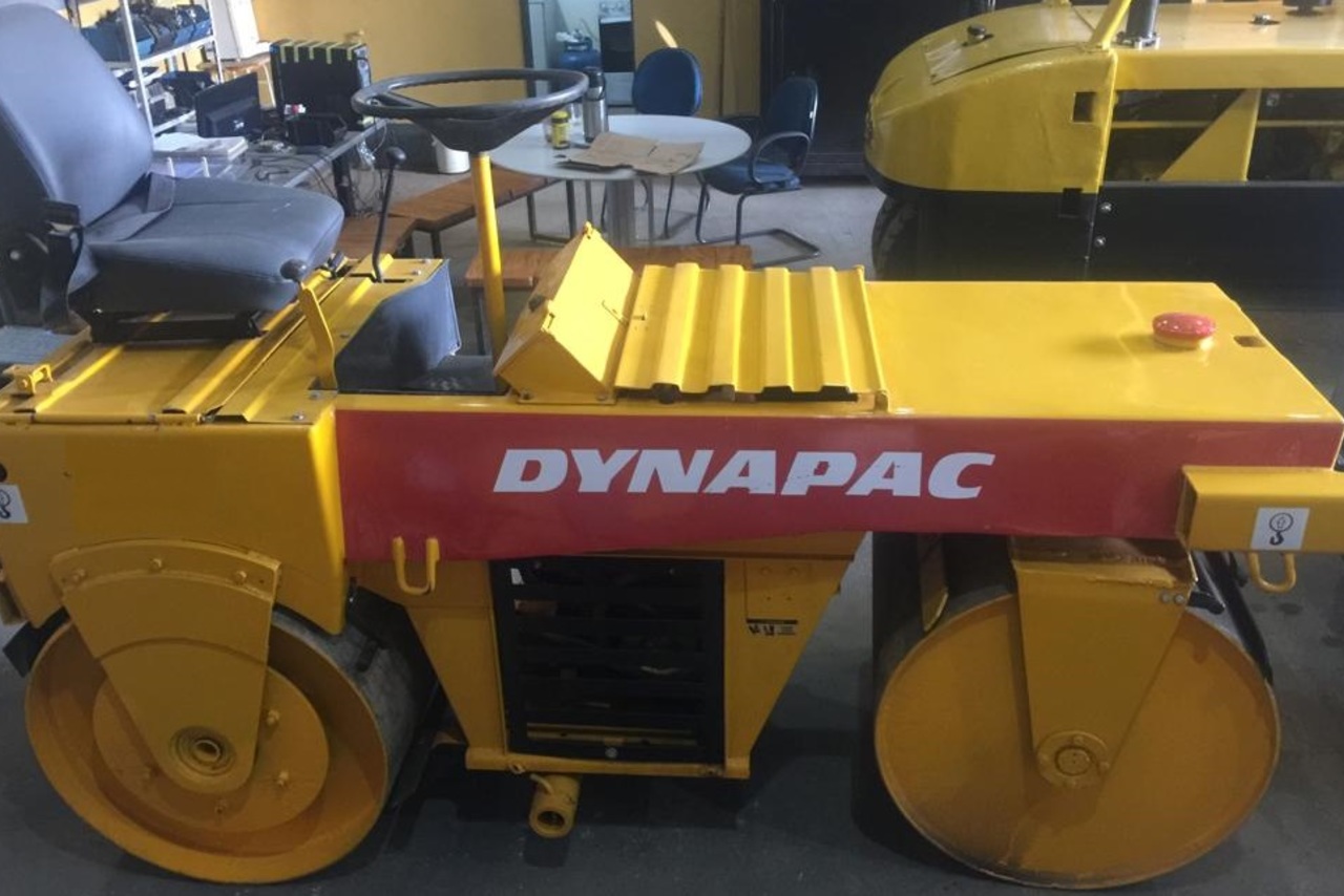 Rolo compactador Dynapac Rolo CG11 90/90 - Alípio Máquinas | Trucadao ...