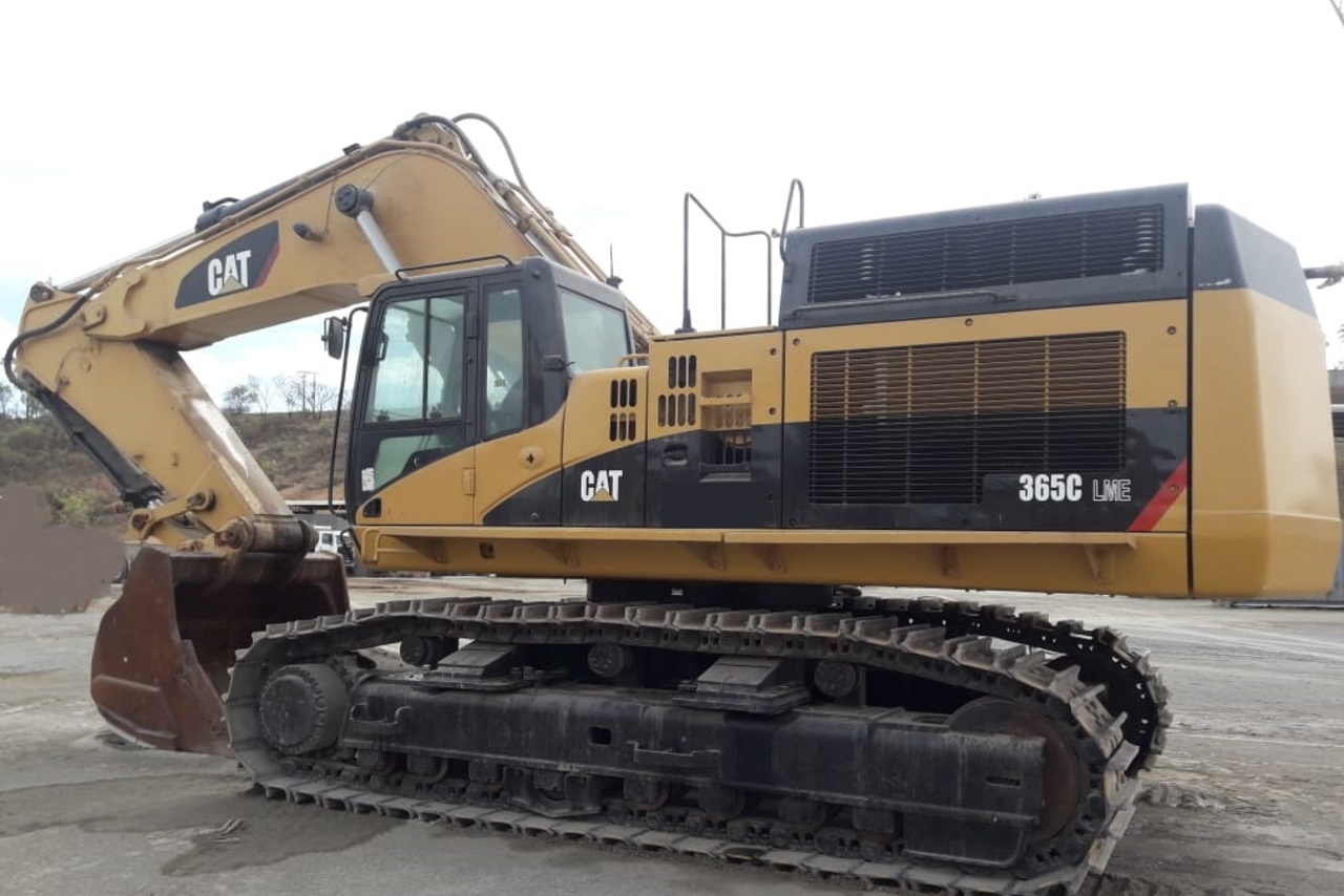 Escavadeira Caterpillar 365C LME 09/09 - Alípio Máquinas | Trucadao.com.br