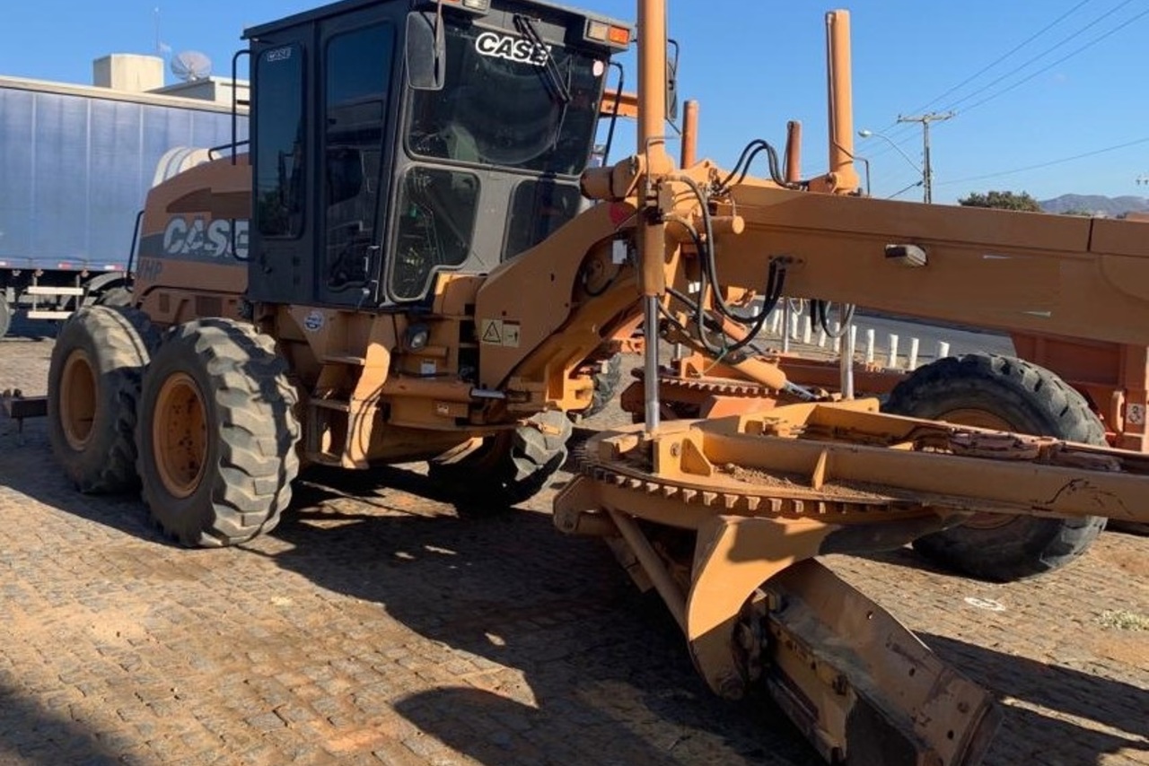Motoniveladora Case 865 08/08 - BHLOC | Trucadao.com.br