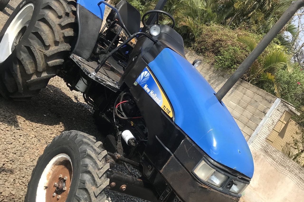 Trator New Holland TL75 08/08 - PPJ Tratores Eireli | Trucadao.com.br