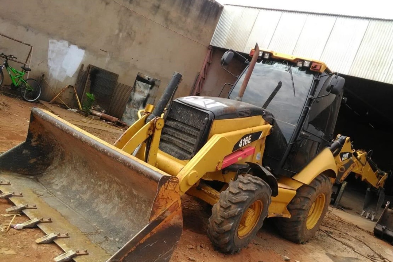 Retroescavadeira Caterpillar 416E 13/13 - Ktop equipamentos | Trucadao.com.br
