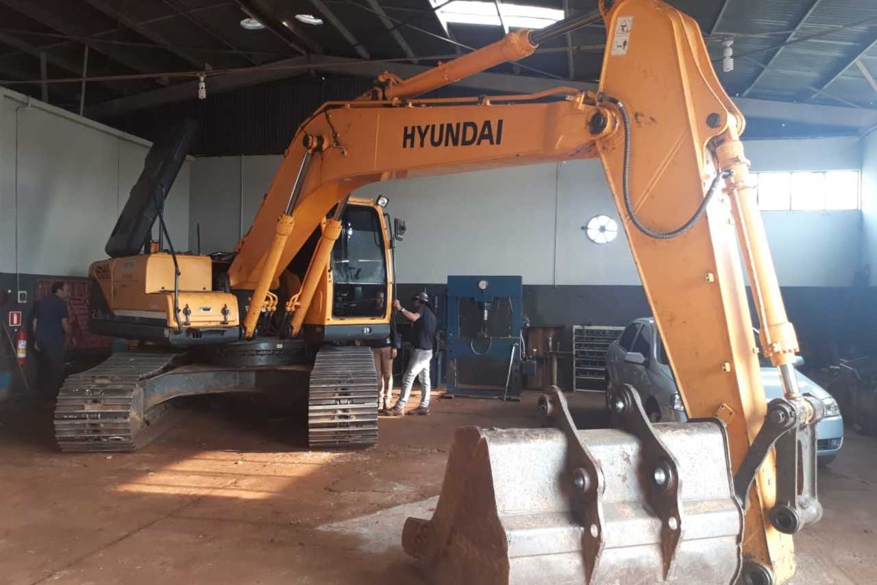 Escavadeira Hyundai R220 LC 13/13 - Ktop equipamentos | Trucadao.com.br