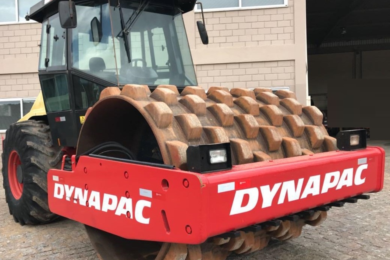 Rolo compactador Dynapac Rolo CA 250 10/10 - BHLOC | Trucadao.com.br
