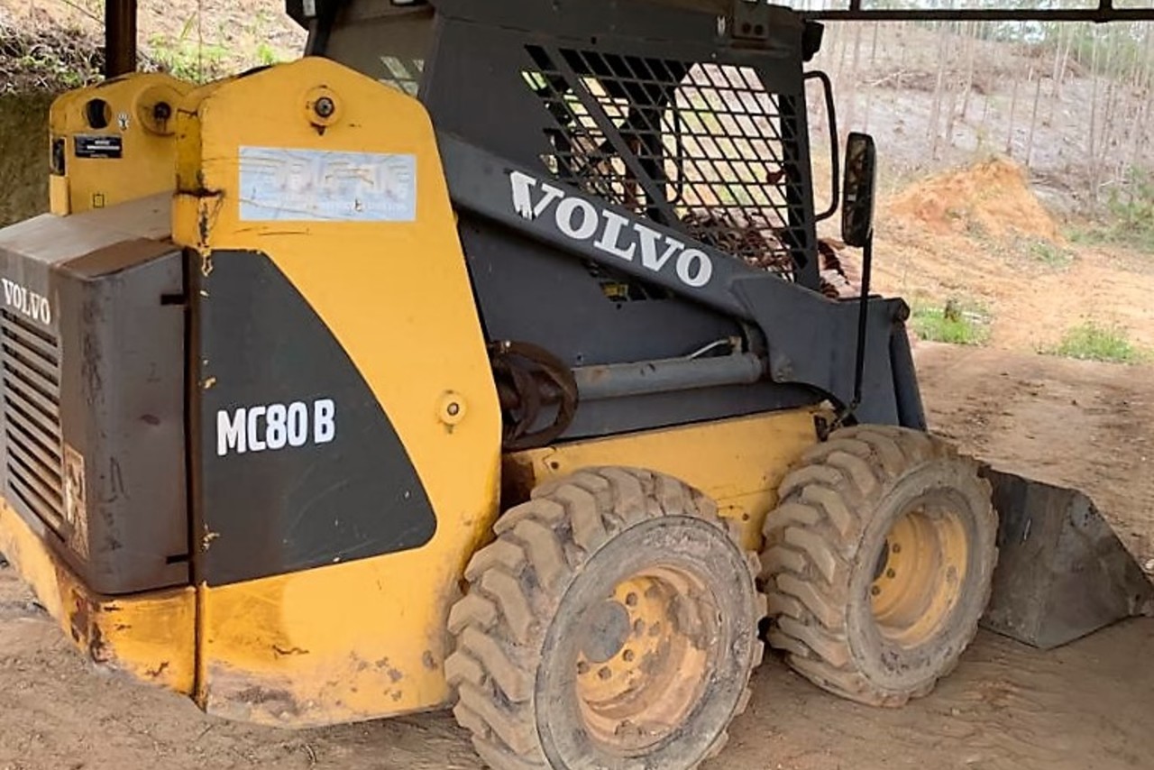 Mini Carregadeira Volvo MC 80B 10/10 - Forcemak Equipamentos | Trucadao ...