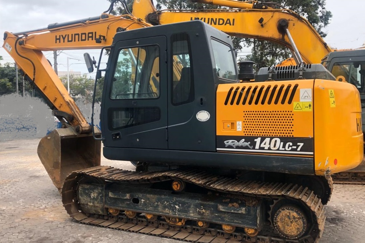 Escavadeira Hyundai R140 12/12 - Alípio Máquinas | Trucadao.com.br