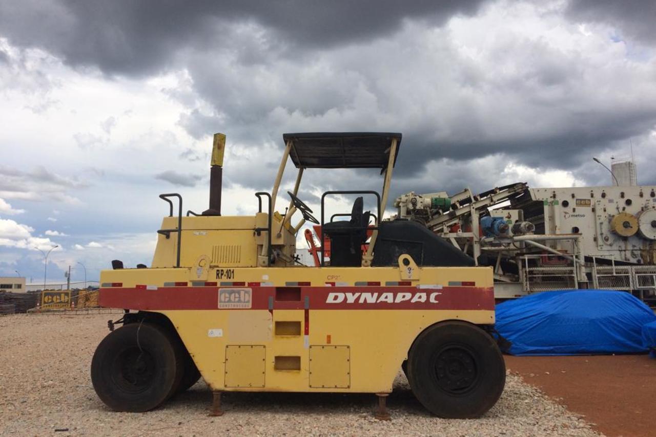 Rolo compactador Dynapac CP221 09/09 - Lemos Fontes & Carletto Ltda ...