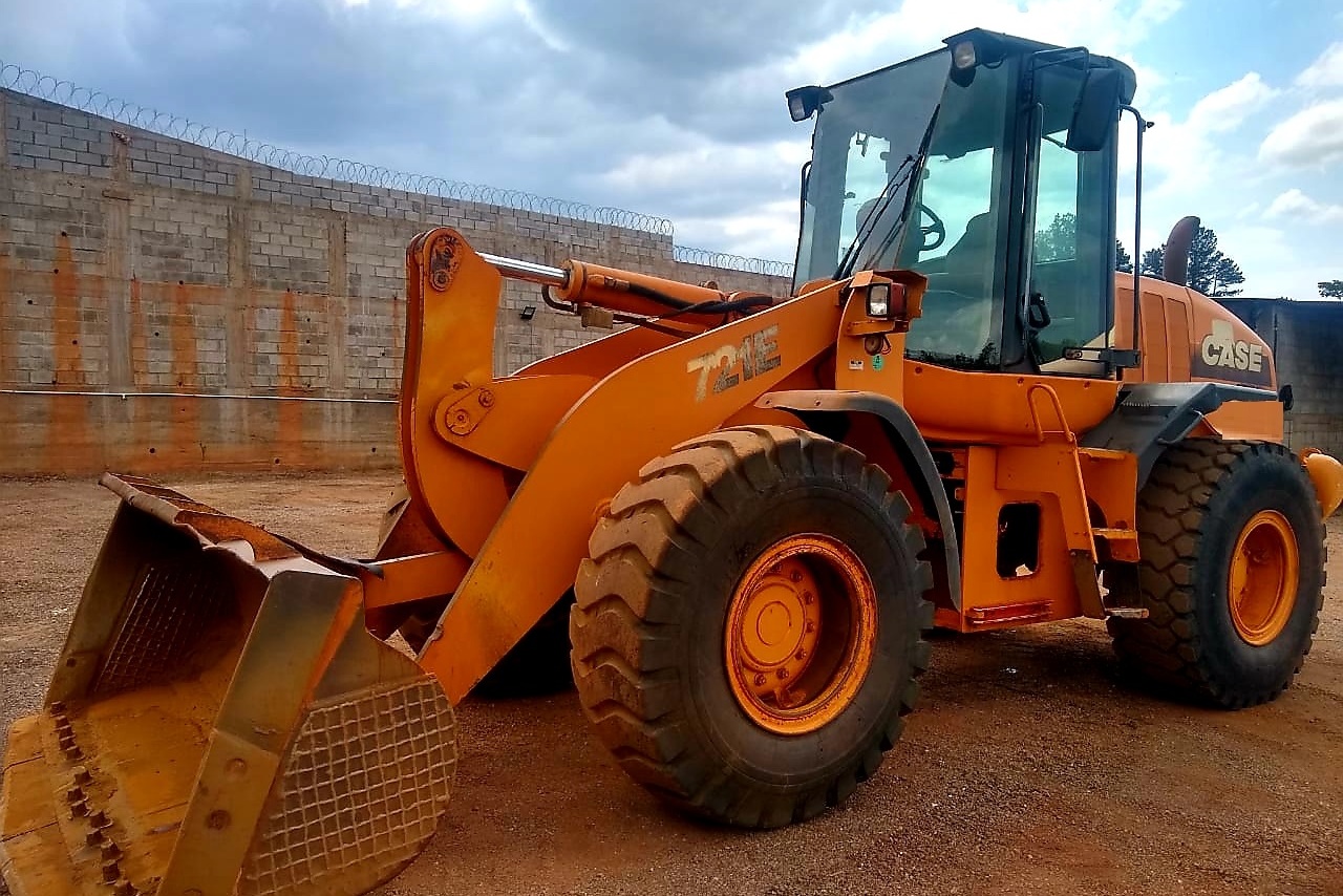 Pá carregadeira Case 721E 10/10 - BHLOC | Trucadao.com.br