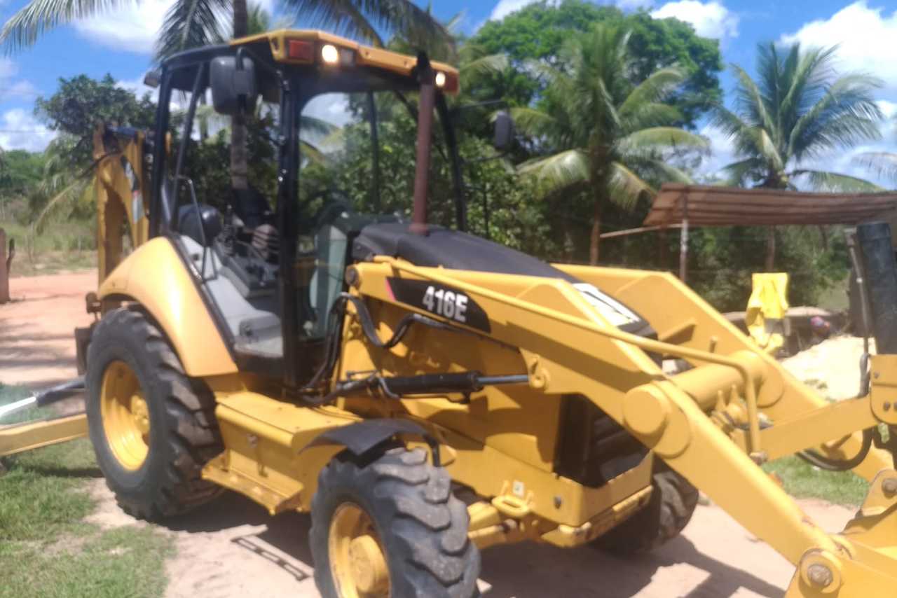 Retroescavadeira Caterpillar 416E - Alípio Máquinas | Trucadao.com.br