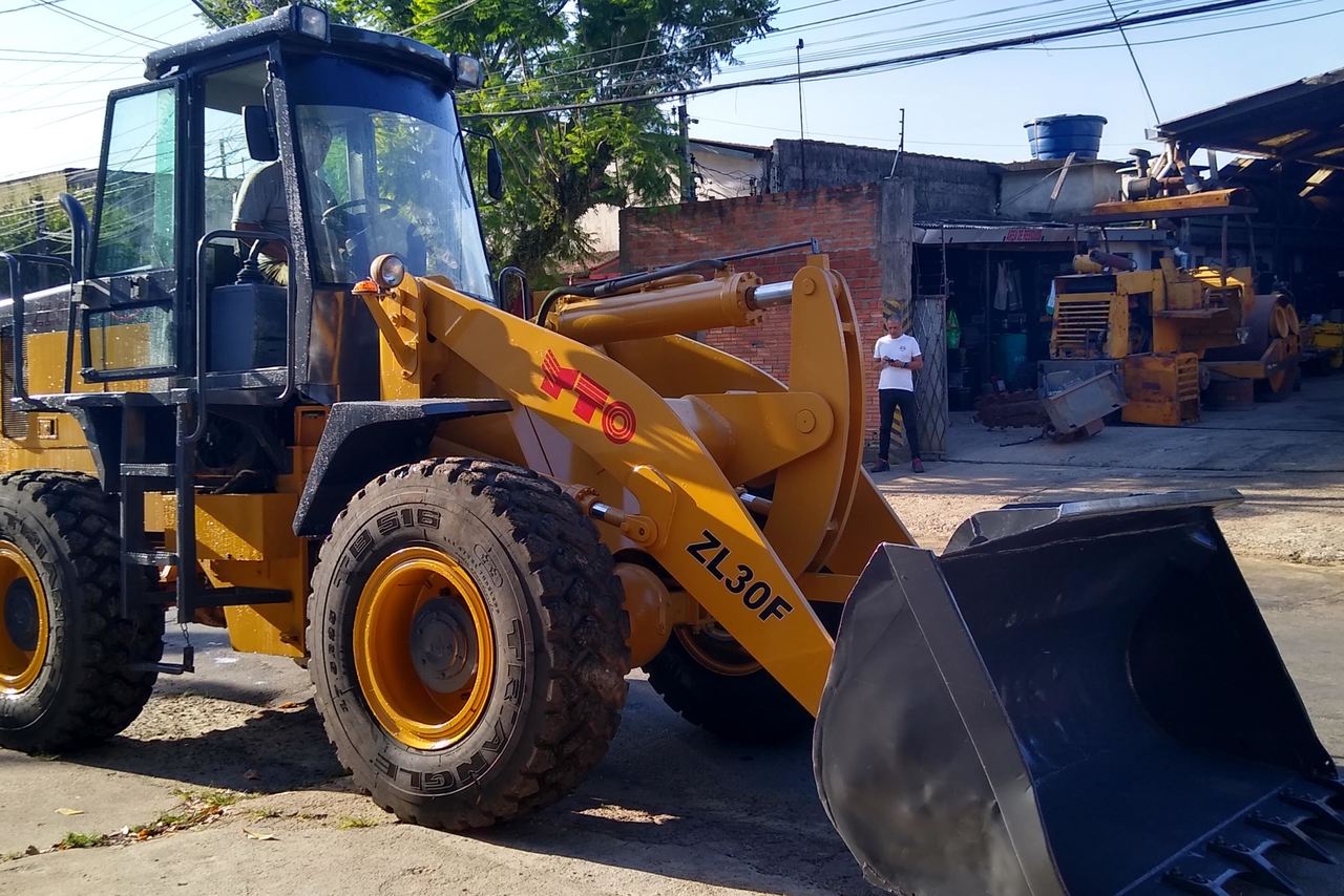 Pá carregadeira Yto ZL30F 10/10 - Construmaq Comércio de Tratores e ...